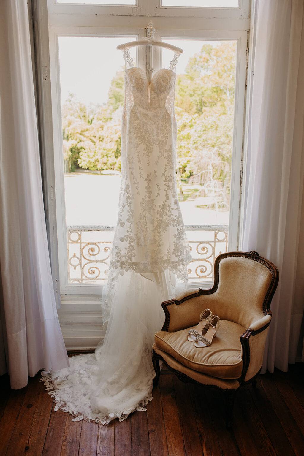 What to Include in the Flat Lay for your Wedding Details ...